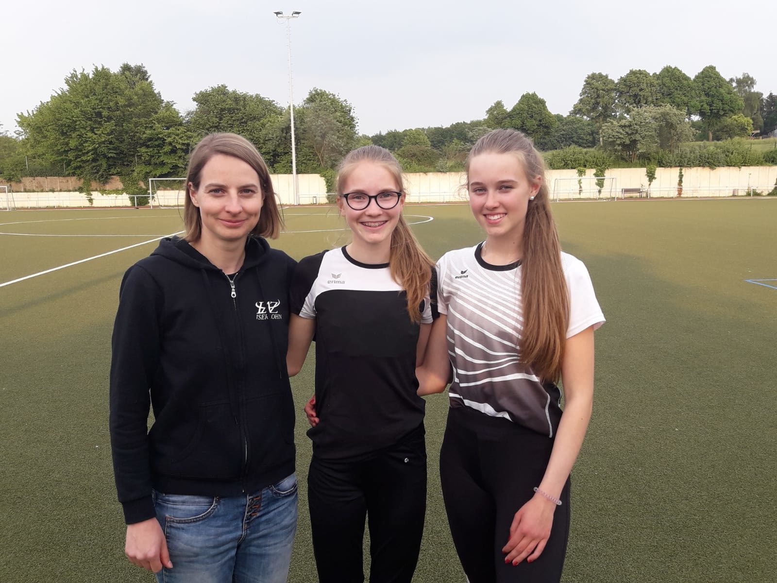 Franziska Müller und Julia Hoffmann mit Bestleistungen – LAZ Iserlohn